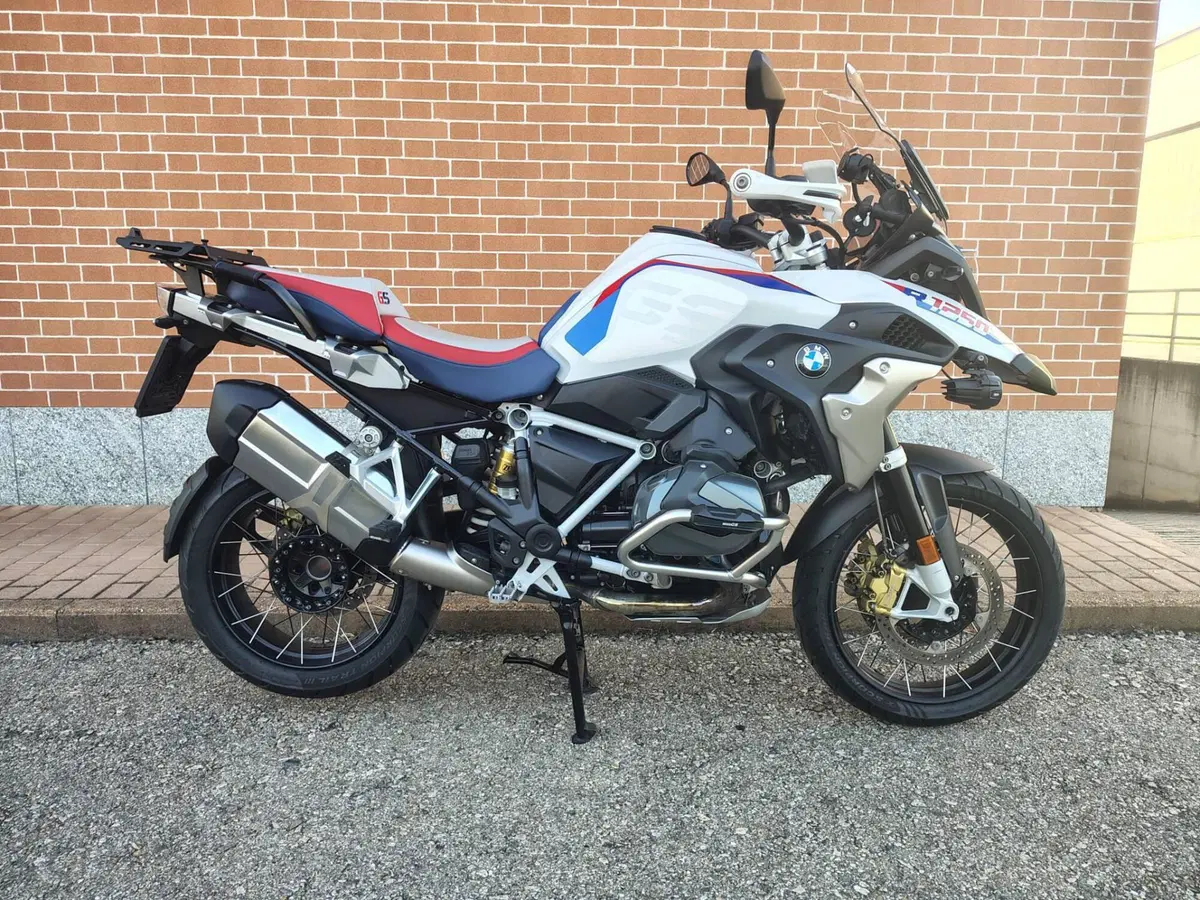 Vendo Bmw R 1250 GS (2021 - 24) usata a Alba (codice 10030898) - Moto.it