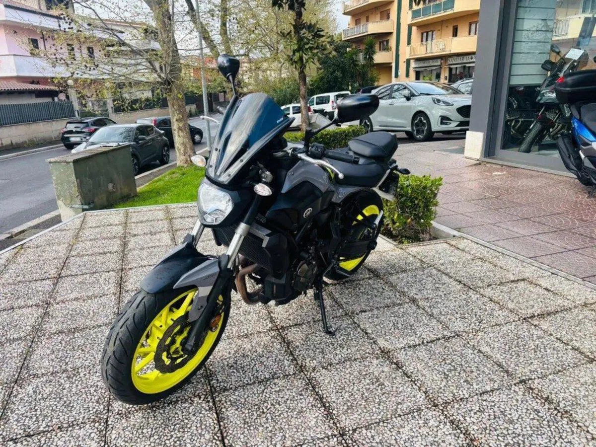 Vendo Yamaha MT-07 (2017 - 18) usata a Guidonia Montecelio (codice ...