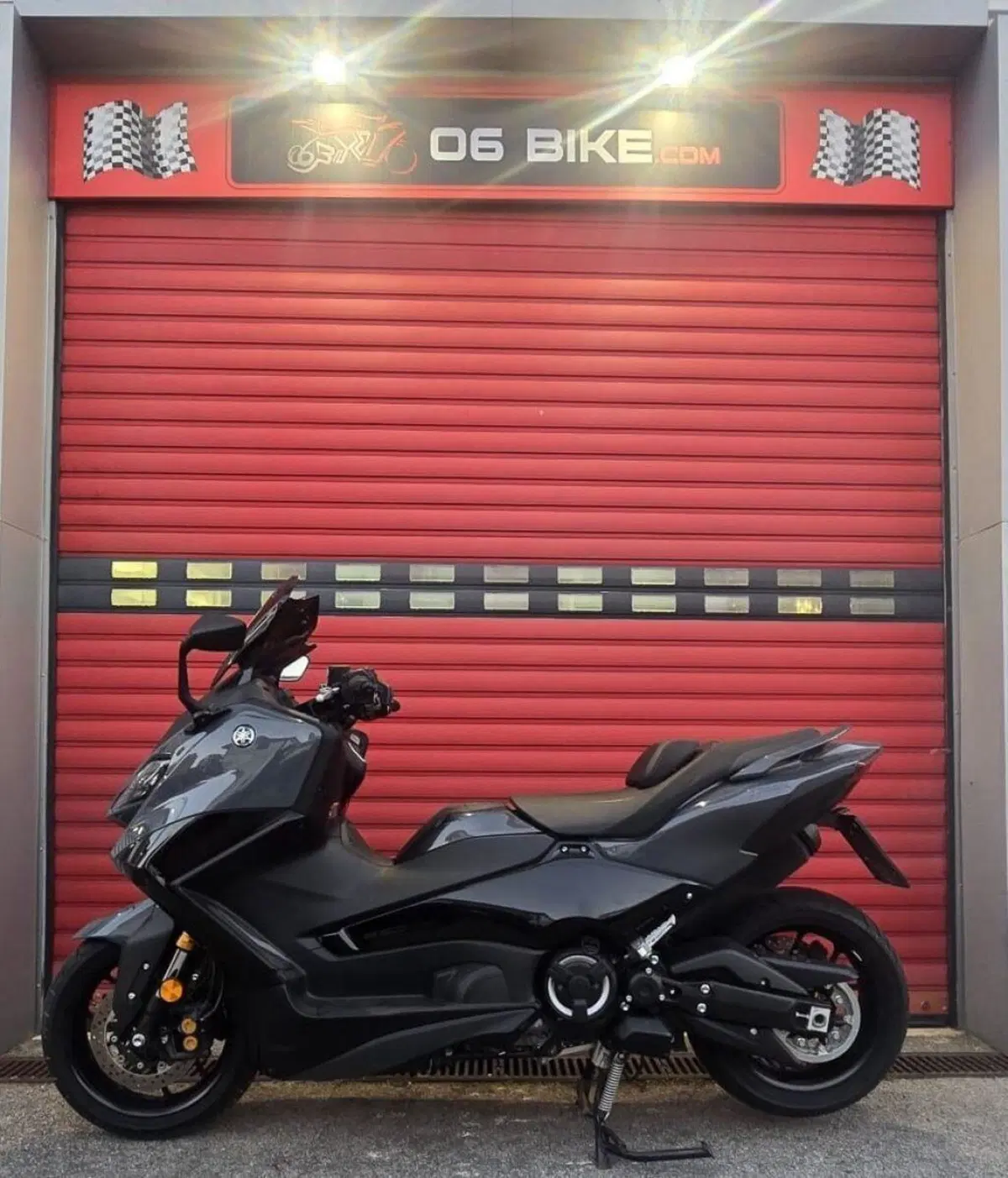 Vendo Yamaha T-Max 560 (2022 - 24) usata a Pomezia (codice 10031050 ...