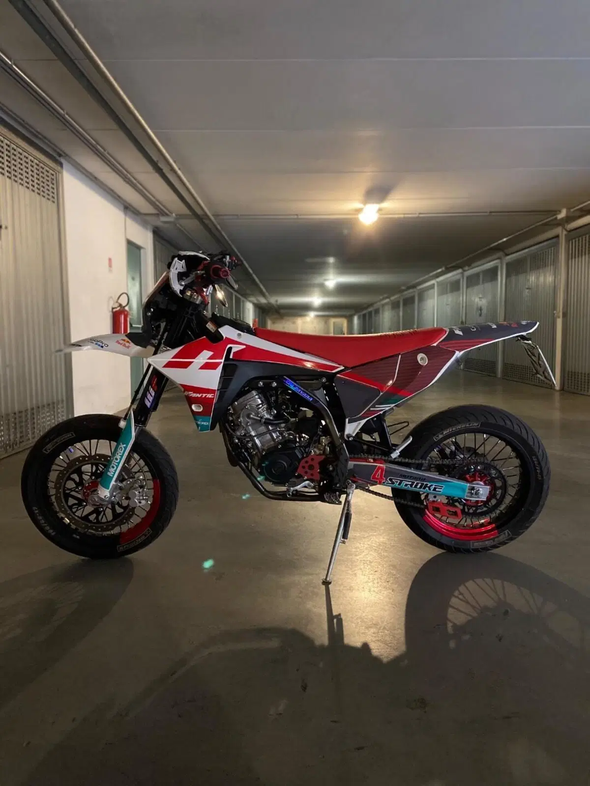 Vendo Fantic Motor XMF 125 Motard Performance 4T (2023 - 24) usata a ...