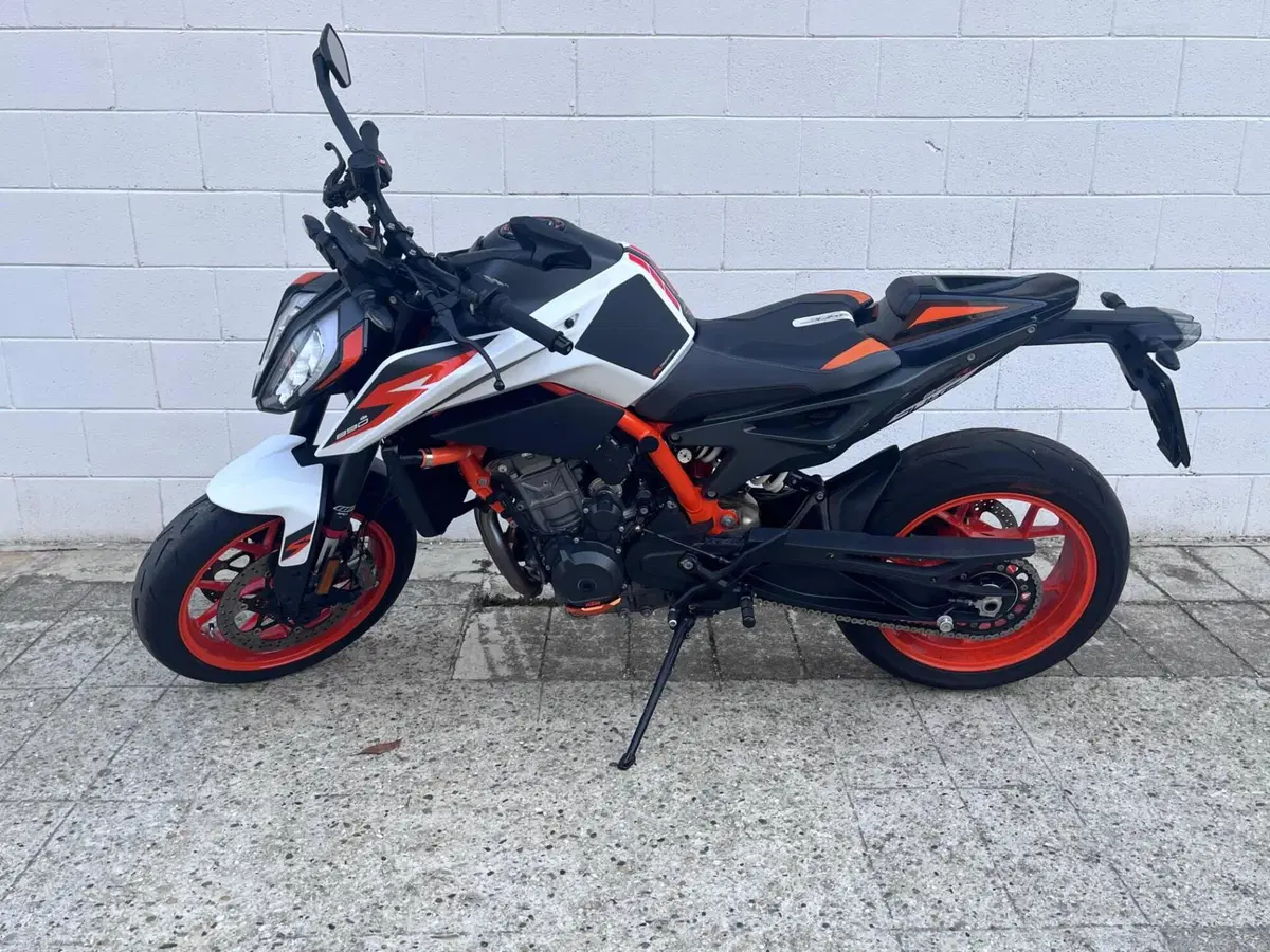 Vendo KTM 890 Duke R (2020) usata a Rozzano (codice 10035612) - Moto.it