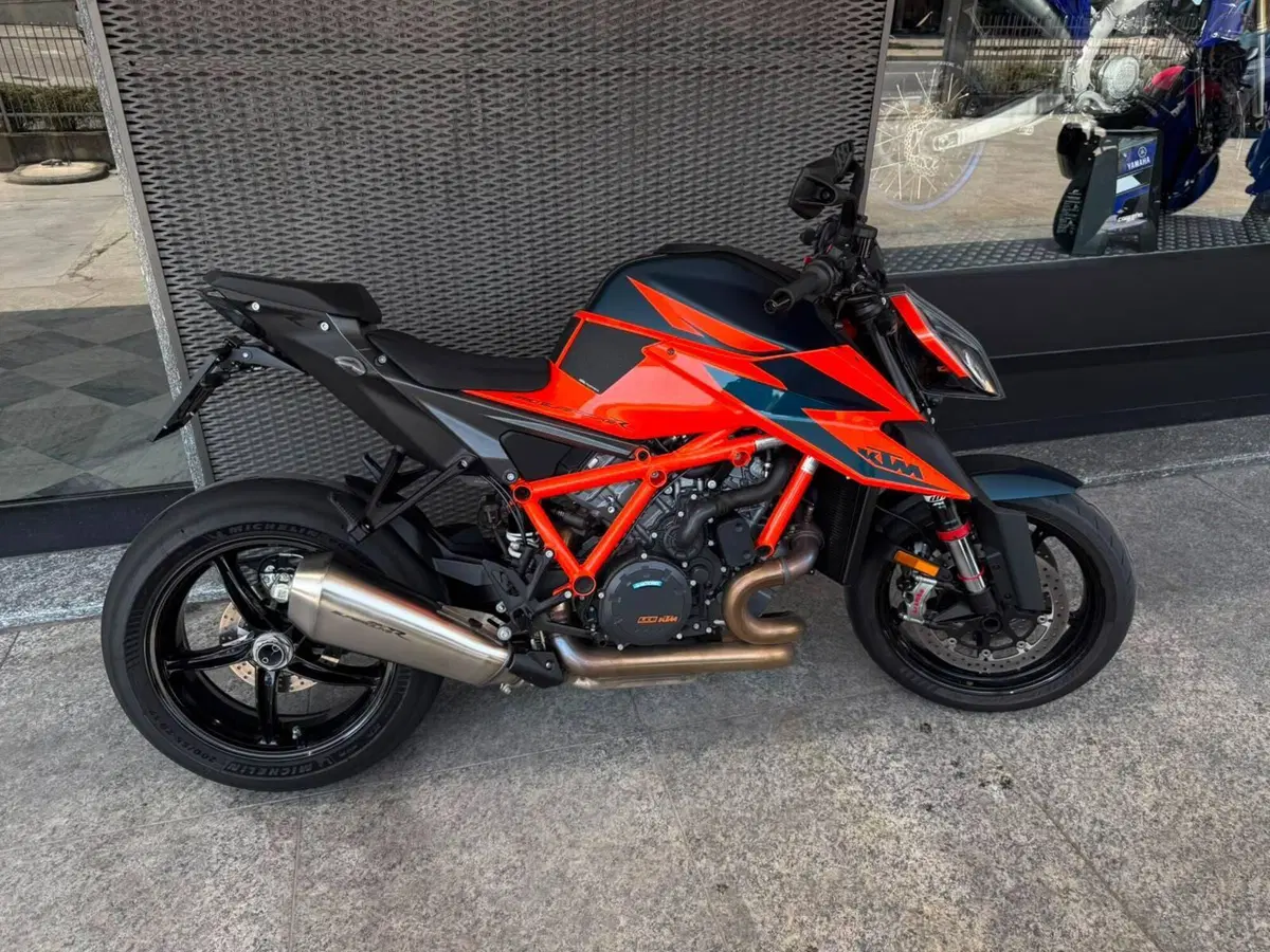 Vendo KTM 1290 Super Duke R (2020) usata a Alba (codice 10035646) - Moto.it