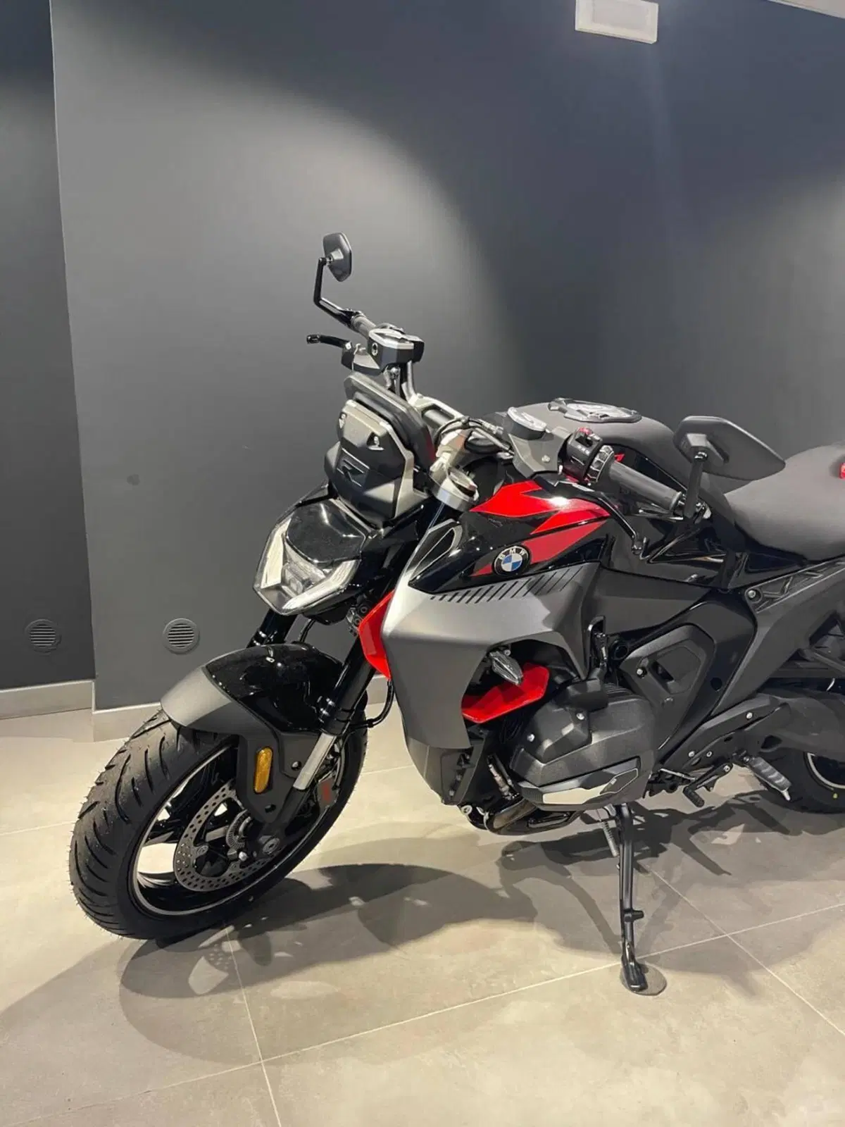 Vendo Bmw R 1300 R (2026) nuova a Napoli (codice 10037090) - Moto.it