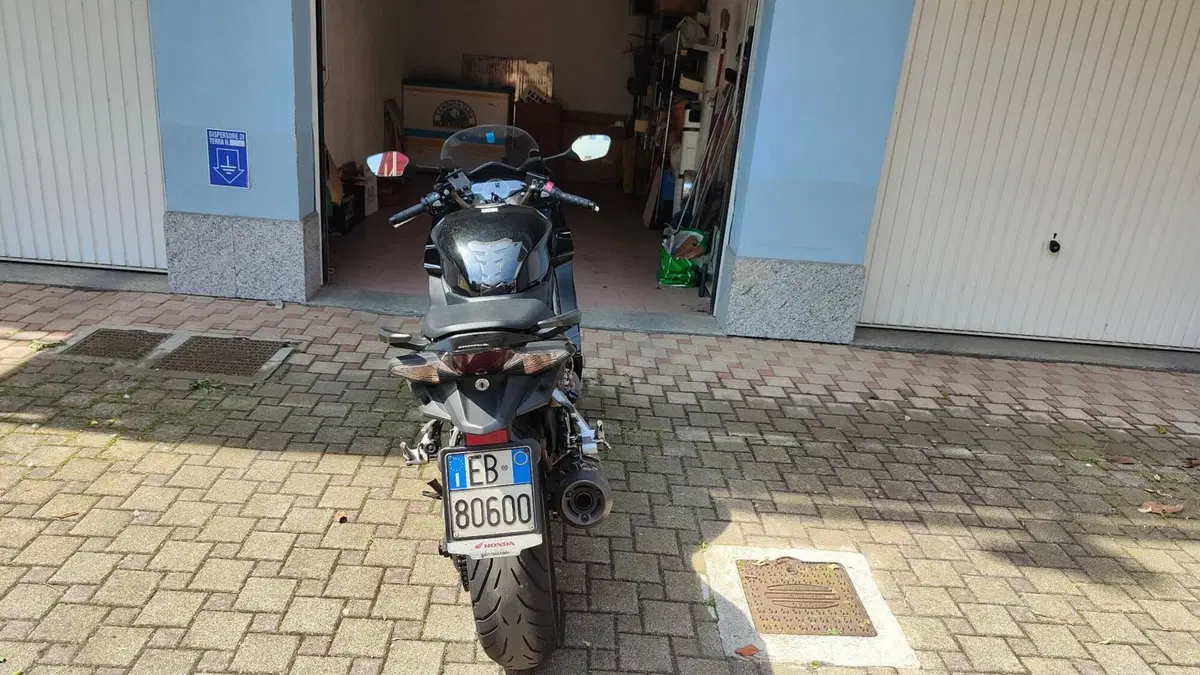 Vendo Honda VFR 800 F (2014 - 16) usata a Alessandria (codice 10037114 ...