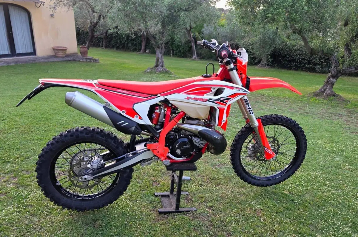 Vendo Betamotor RR X-PRO 300 2T Enduro (2025) usata a Lastra a Signa ...