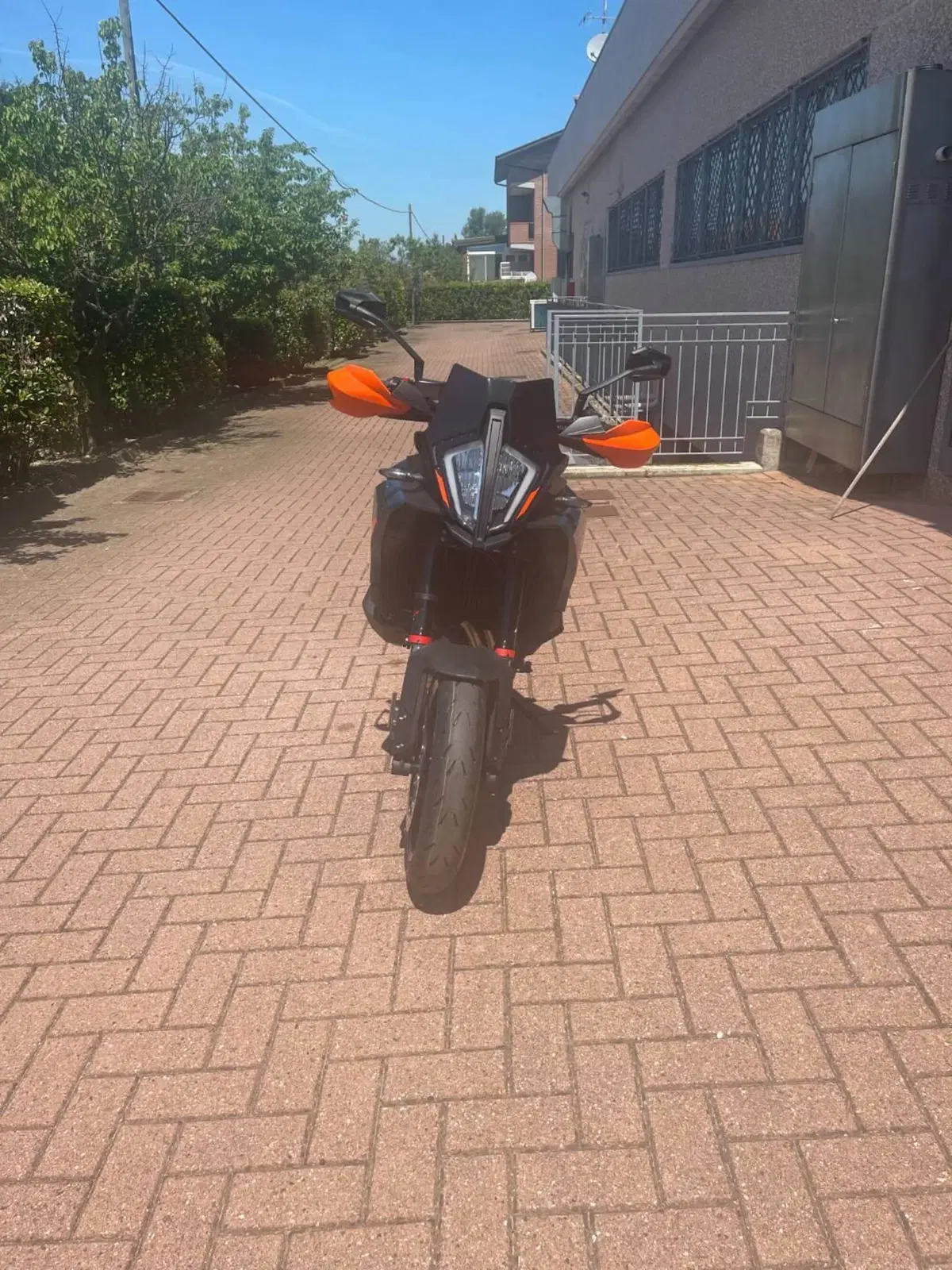 Vendo KTM 890 SMT (2026) usata a Piacenza (codice 10038280) - Moto.it