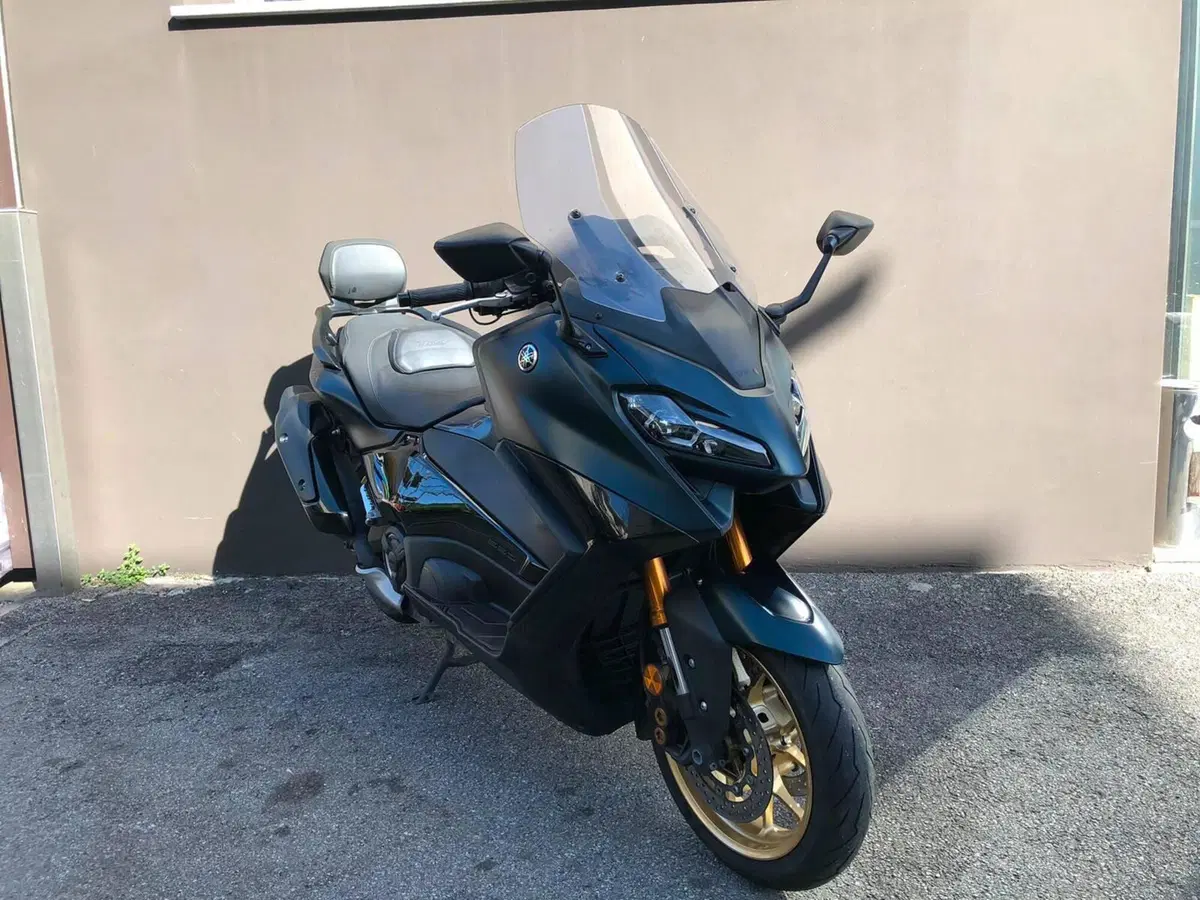 Vendo Yamaha T-Max 560 Tech Max (2022 - 24) usata a Erba (codice ...