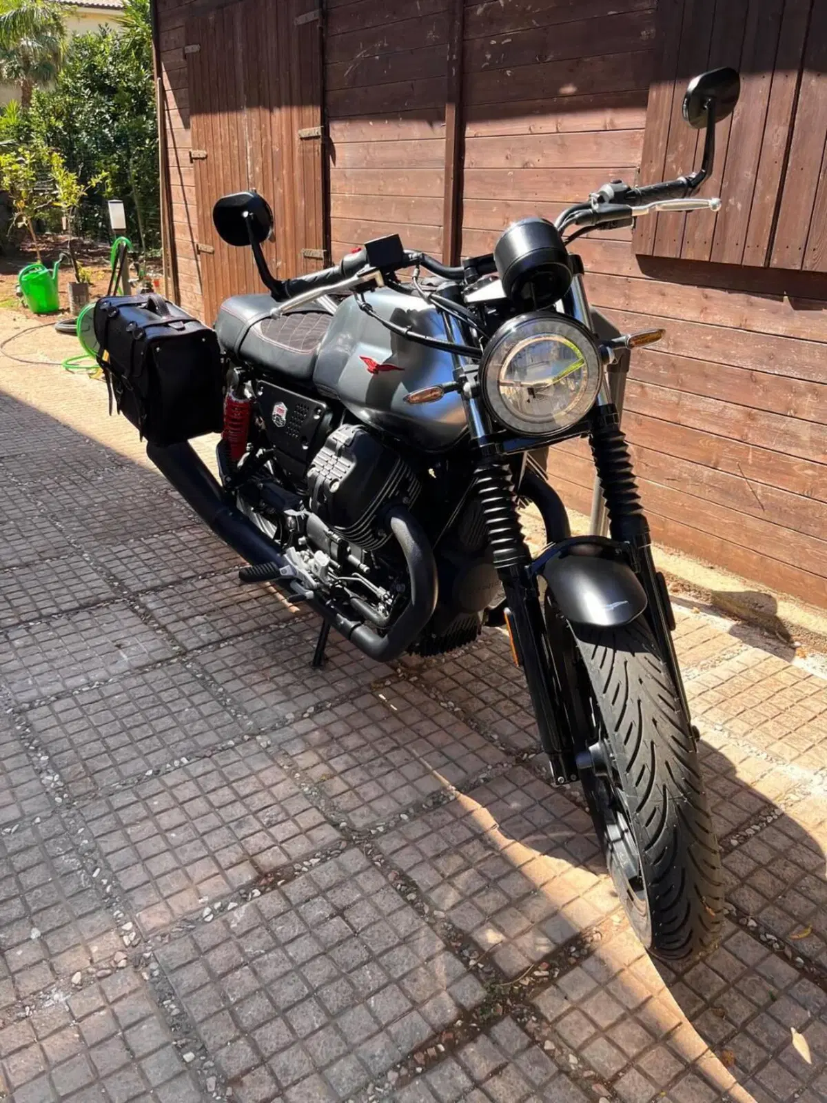 Vendo Moto Guzzi V7 III Stone S (2020) usata a Carini (codice 10039157 ...