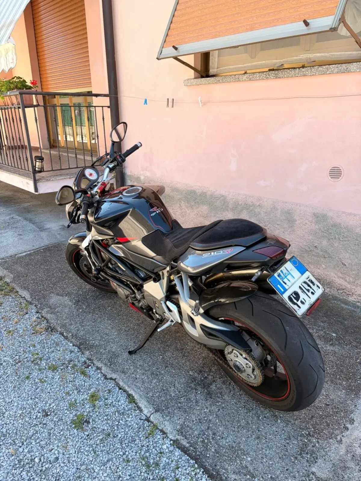 Vendo MV Agusta Brutale 910 R (2006 - 11) usata a Garbagnate Monastero ...