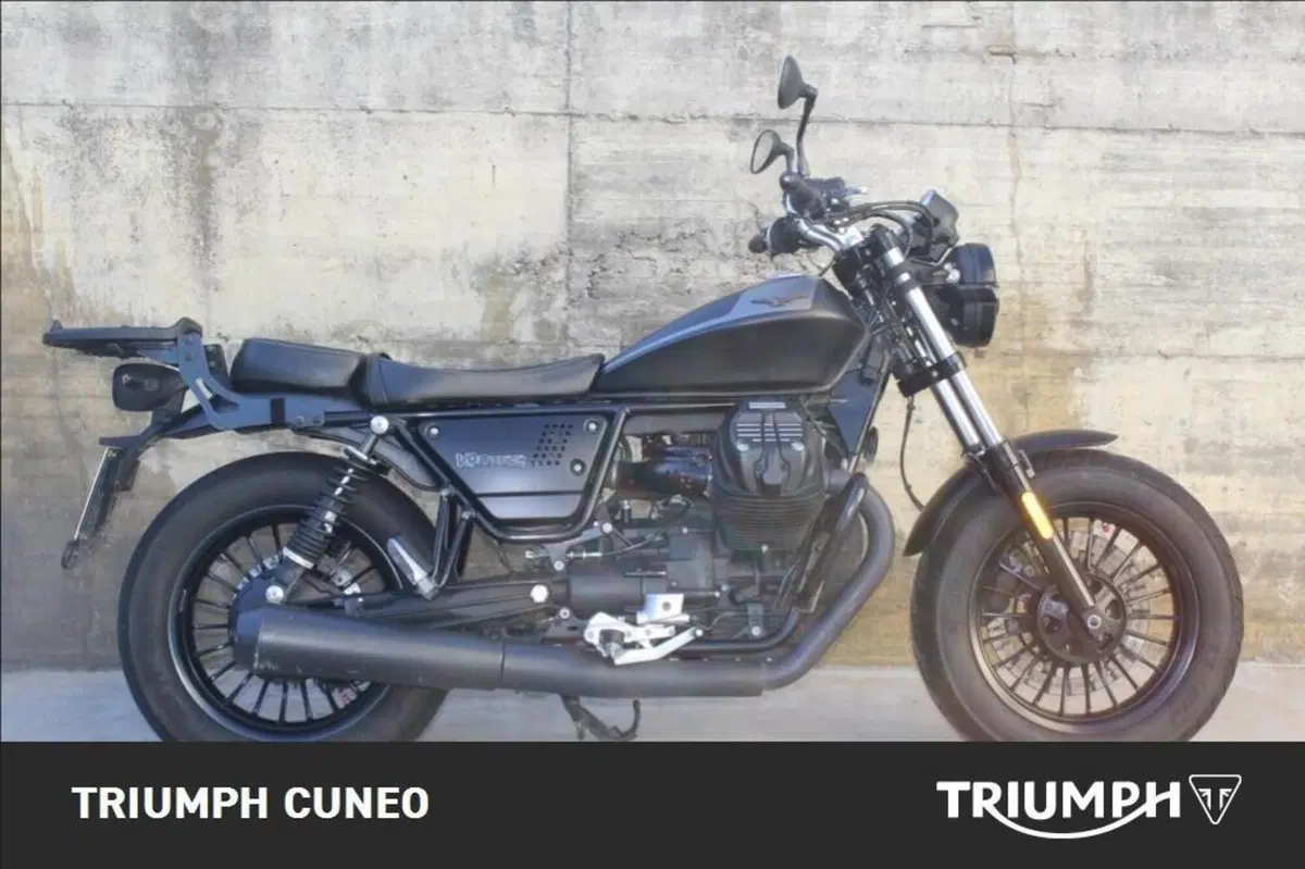 Vendo Moto Guzzi V9 Bobber (2021 - 25) usata a Dogliani (codice ...