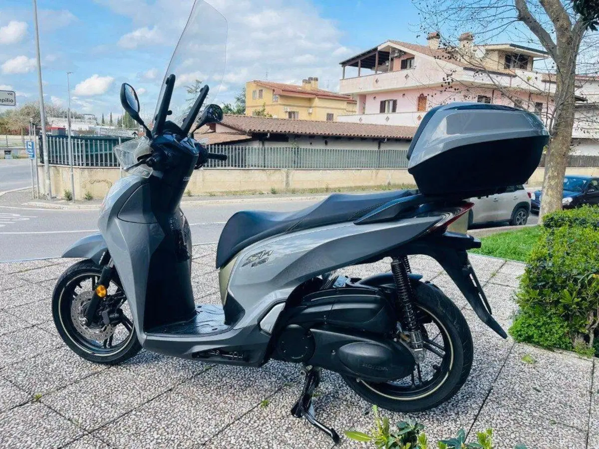 Vendo Honda SH 300 i ABS (2016 - 20) usata a Guidonia Montecelio ...