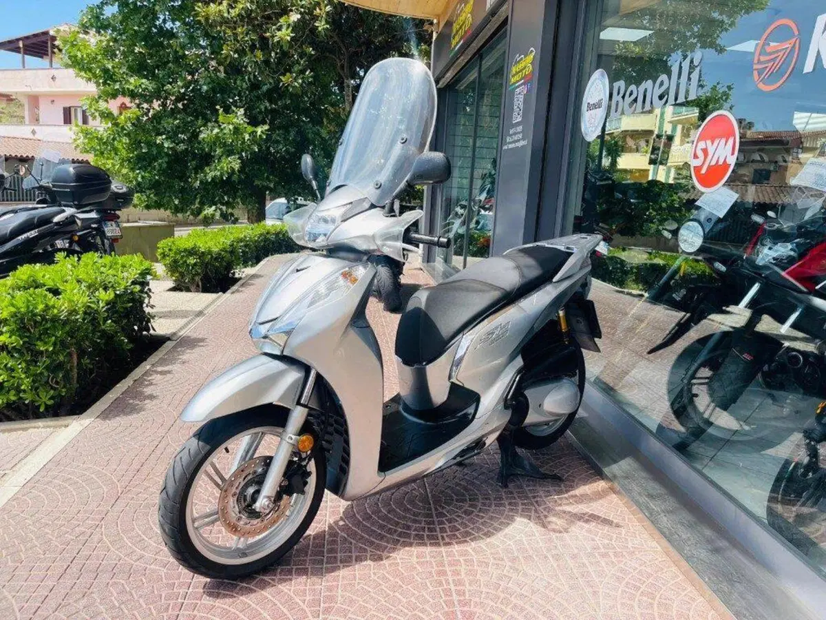 Vendo Honda SH 300 i ABS (2016 - 20) usata a Guidonia Montecelio ...