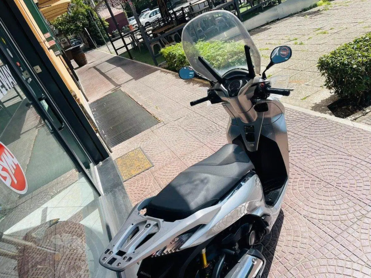 Vendo Honda SH 300 i ABS (2016 - 20) usata a Guidonia Montecelio ...