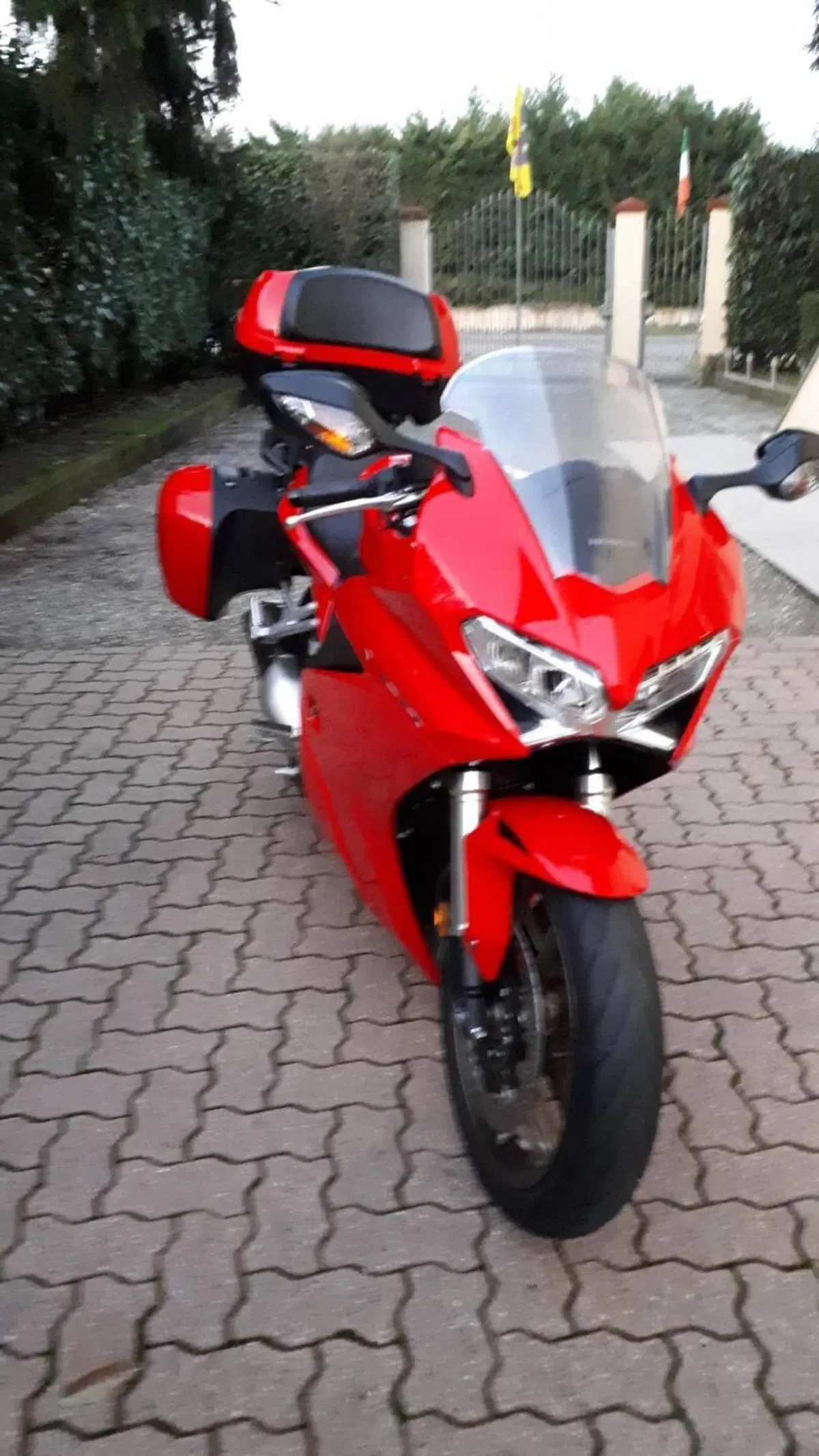 Vendo Honda VFR 800 F (2017 - 20) usata a Aglie' (codice 10040221 ...