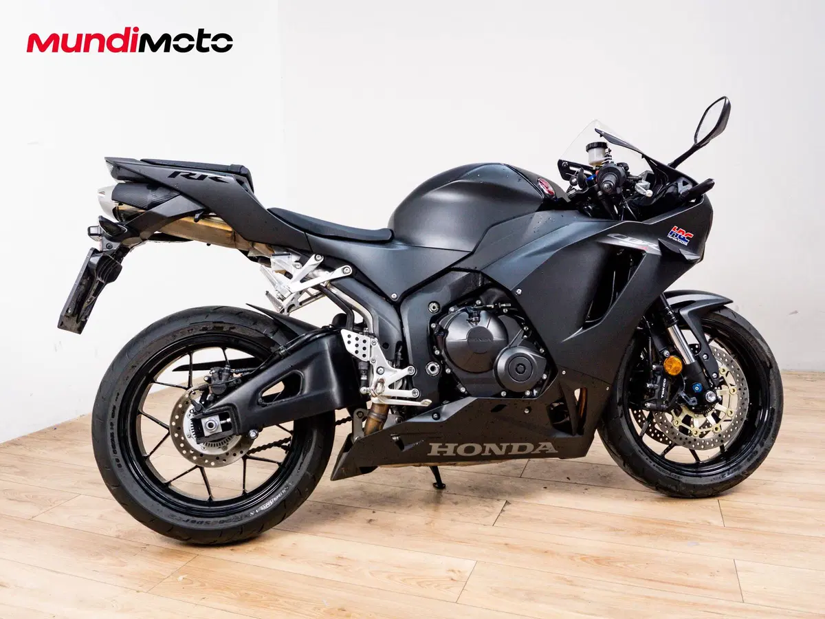 Vendo Honda CBR 600 RR (2024 - 26) usata a Catania (codice 10042870 ...