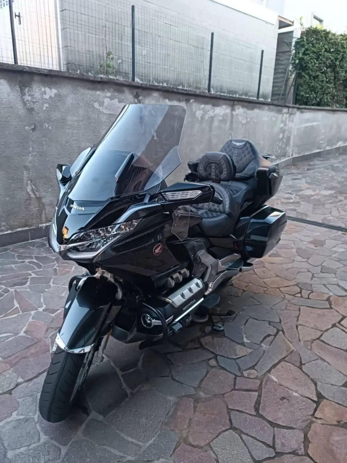 Vendo Honda GL 1800 Gold Wing Tour DCT (2021) usata a Albiolo (codice ...