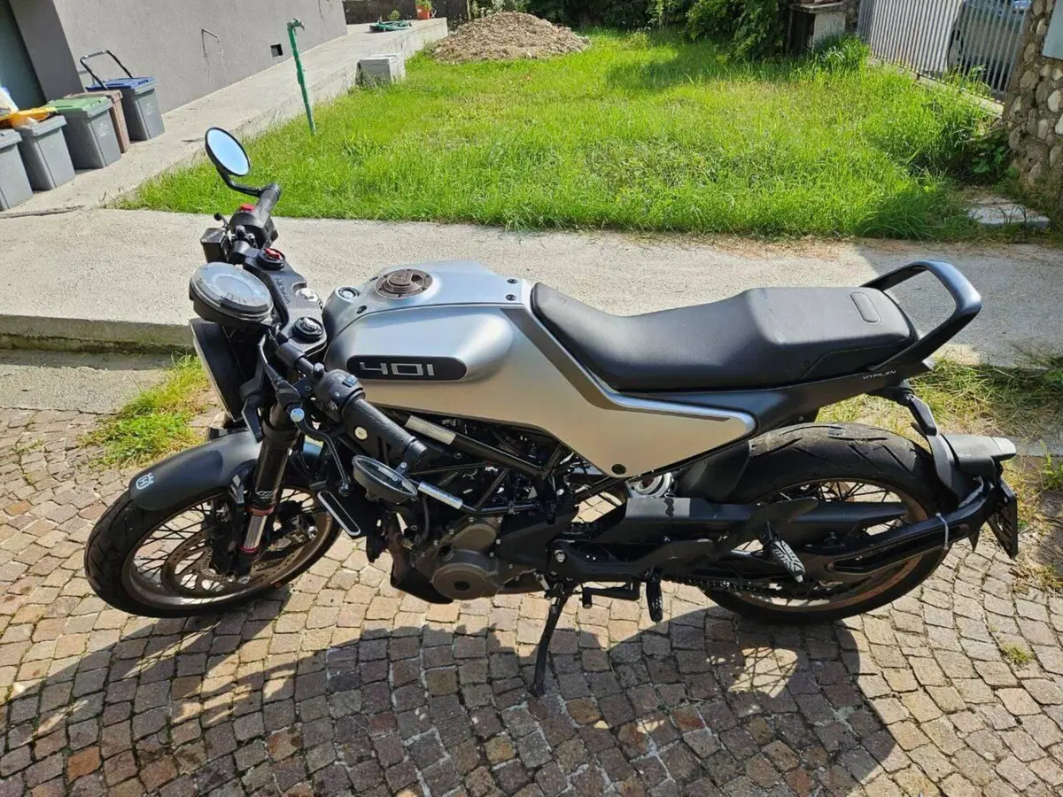 Vendo Husqvarna Vitpilen 401 (2021 - 23) usata a Udine (codice 10044022 ...