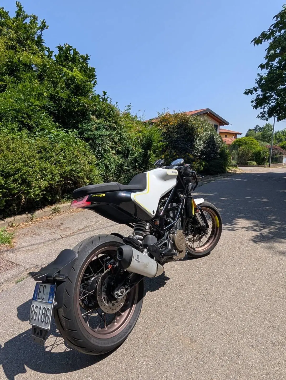 Vendo Husqvarna Vitpilen 401 (2018 - 19) usata a Barasso (codice ...