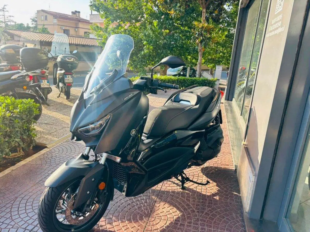Vendo Yamaha X-Max 400 ABS (2017 - 20) usata a Guidonia Montecelio ...