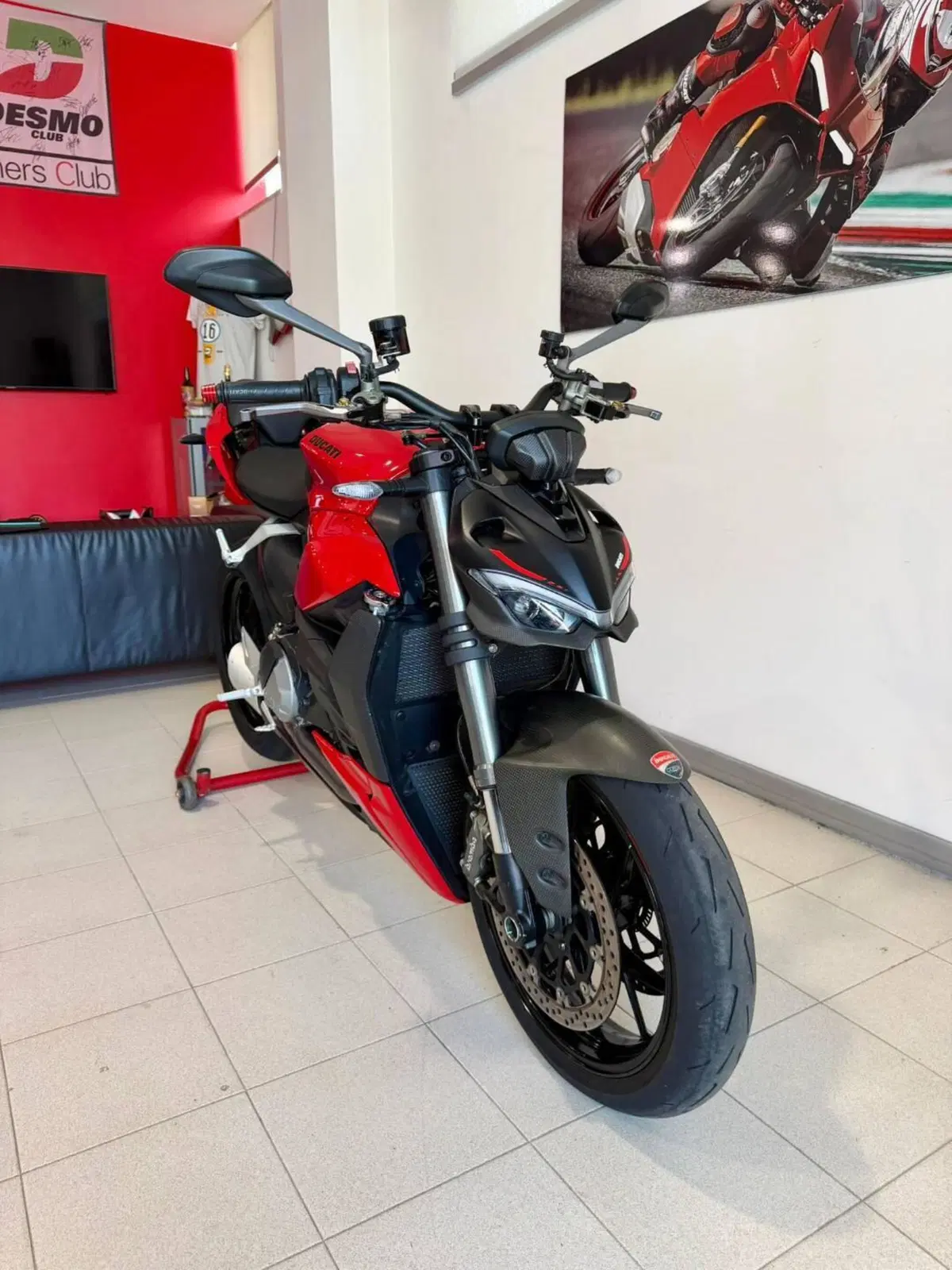 Vendo Ducati Streetfighter V2 (2022 - 24) usata a Frosinone (codice ...