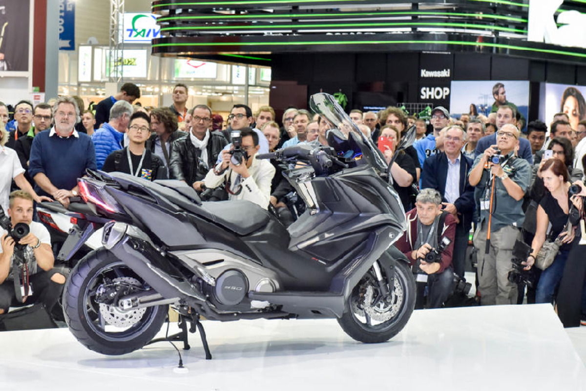 Kymco AK 550, ecco il nuovo maxi scooter - Intermot Colonia - Moto.it
